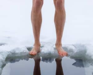 Cold Legs: Understanding The 4 Most Frequent Causes – VEKR